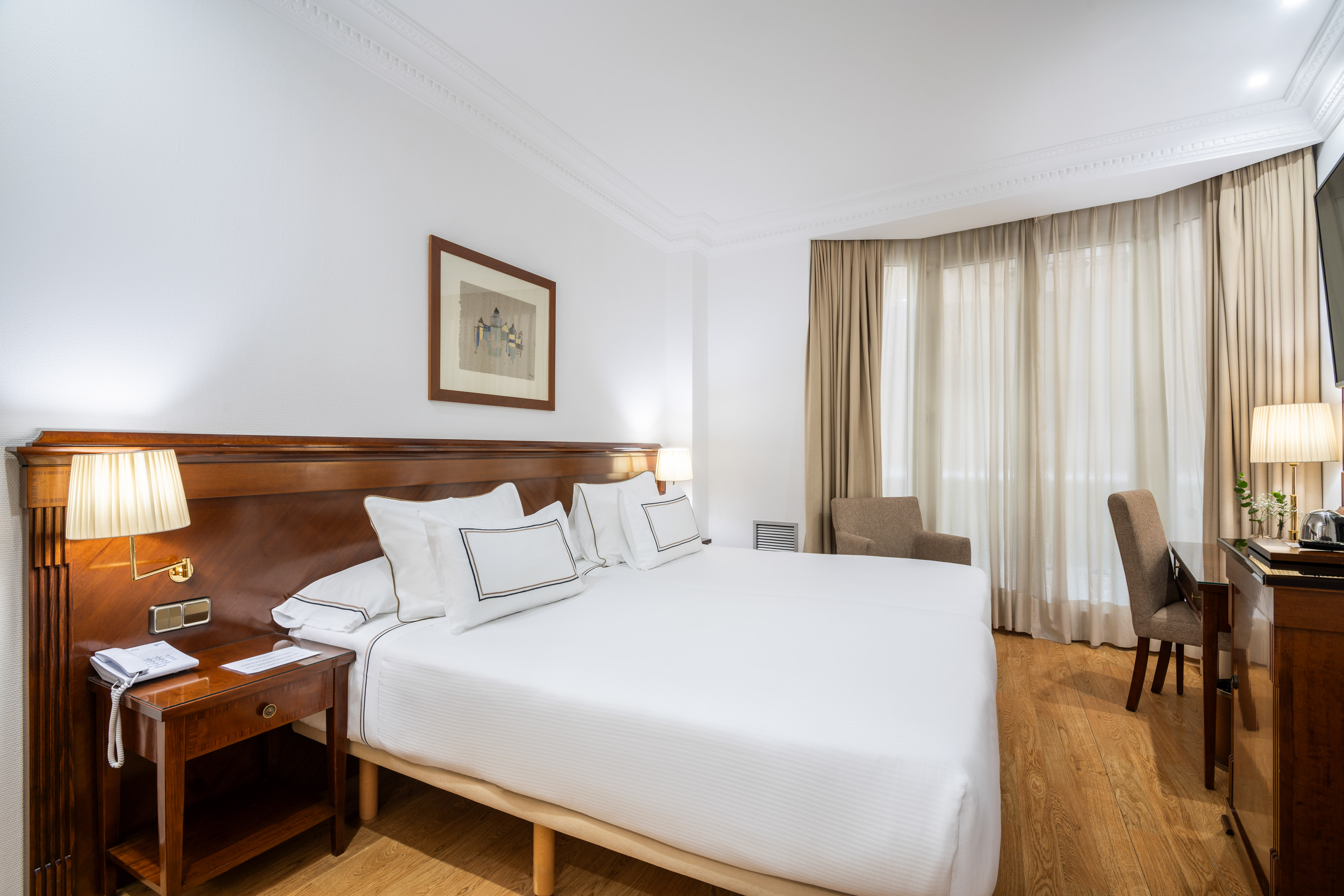 Meliá Plaza | Best online price 4 star hotel in Valencia